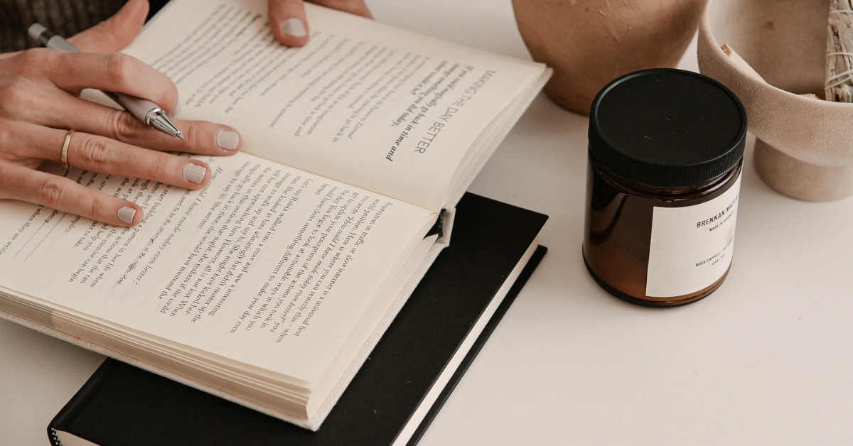 146 Deep Journaling Prompts for Women to Know Yourself Better